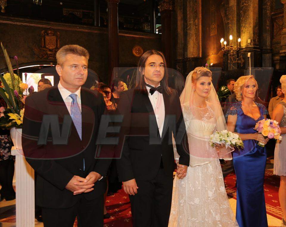 Vezi urarea naşilor pentru finii Alessandra Stoicescu şi Sergiu-Mircea ...