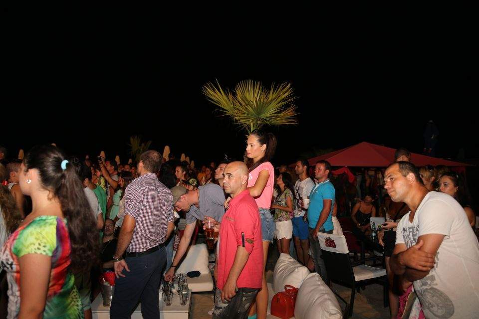 Dj Sava a înlocuit-o pe Misha. Vezi primele imagini cu noua solistă a ...