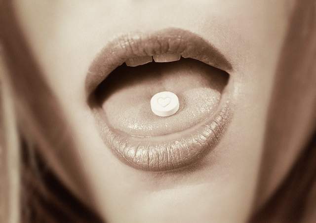 Fotomodelul Lavinia Neagoe, judecată pentru trafic de droguri | Spynews.ro