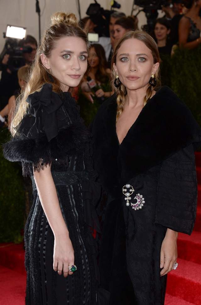 Una dintre gemenele clanului Olsen s-a căsătorit. Cine este fericitul ...