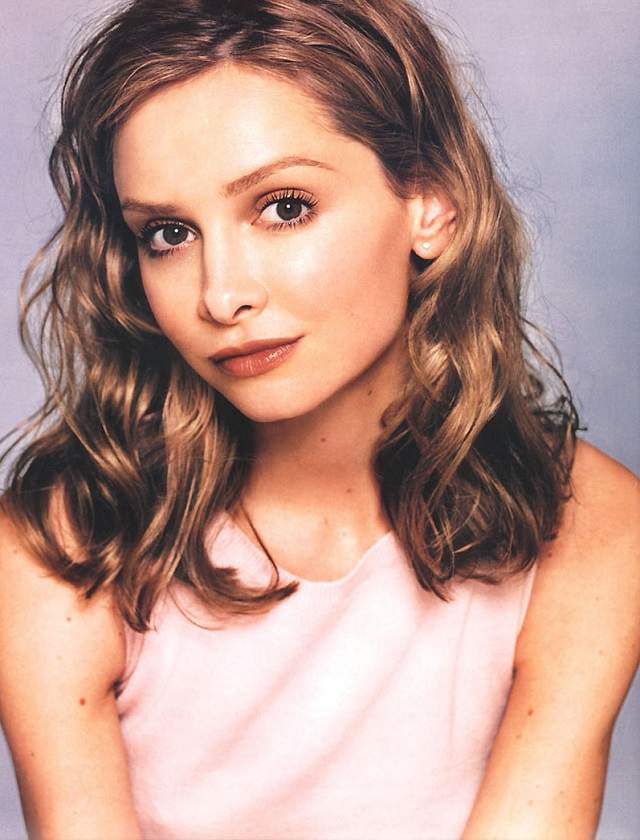 Ţi-o mai aminteşti pe Ally McBeal? Actriţa are acum 51 de ani şi a ...