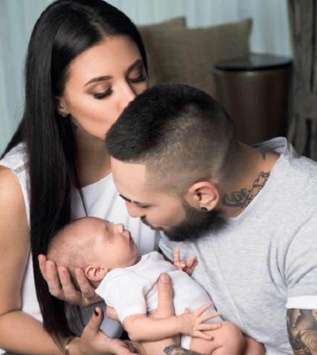 Fotografia care a înnebunit fanii! Alex Velea şi Dominic, într-o ...