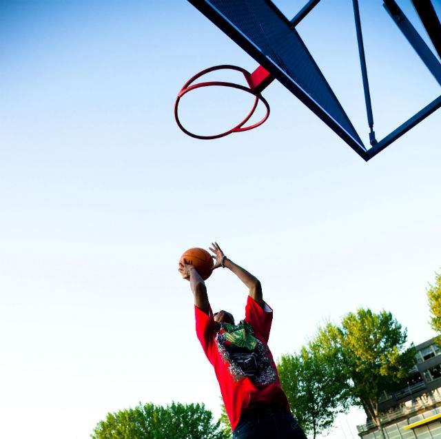 Dramă în lumea sportului! Un baschetbalist de 20 de ani a fost găsit ...