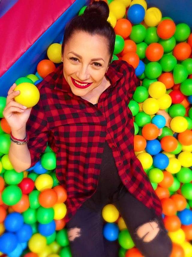 Andra nu se opreşte la al doilea copil: "Vreau să am cel puţin trei ...