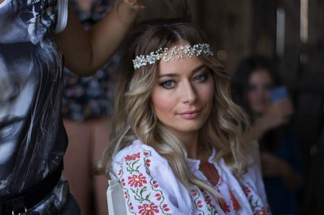 FOTO / Imagini nemaivăzute de la nunta Laurei Cosoi! Ce loc inedit a ...