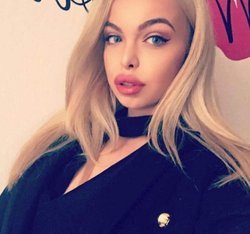 Video N A Luat Bacul Dar Se Răsfață Barbie De România în Lenjerie Intimă și Mișcări Lascive