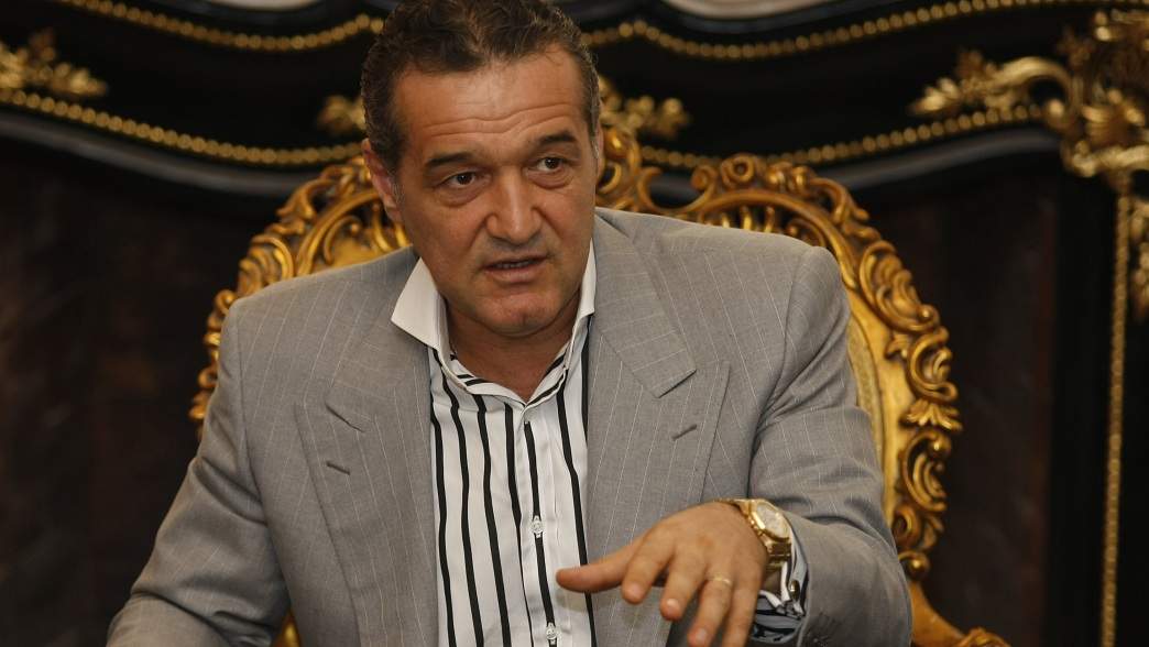 VIDEO / Înviere cu vedete şi peripeţii la "biserica lui Becali"! Cum au ...