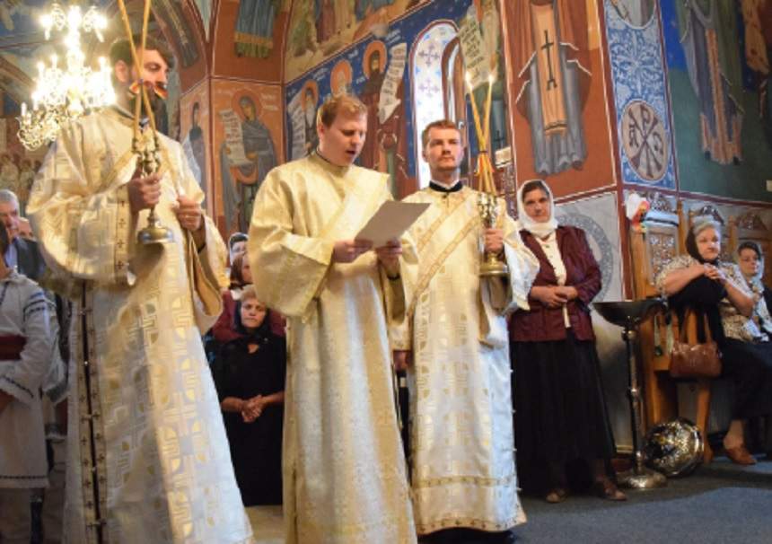 Preot, prins de soție cu amanta în pat înainte de Crăciun! Preoteasa a ...