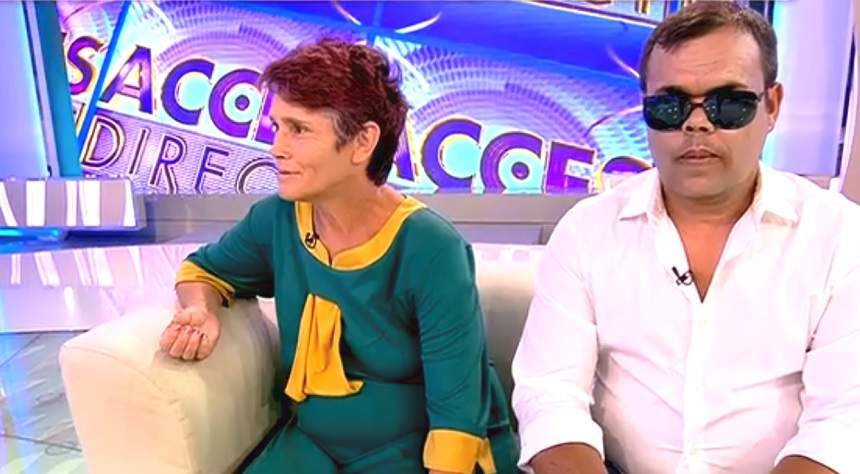 VIDEO / Un bărbat nevăzător vrea să scape cu orice preţ de soţie, tot ...