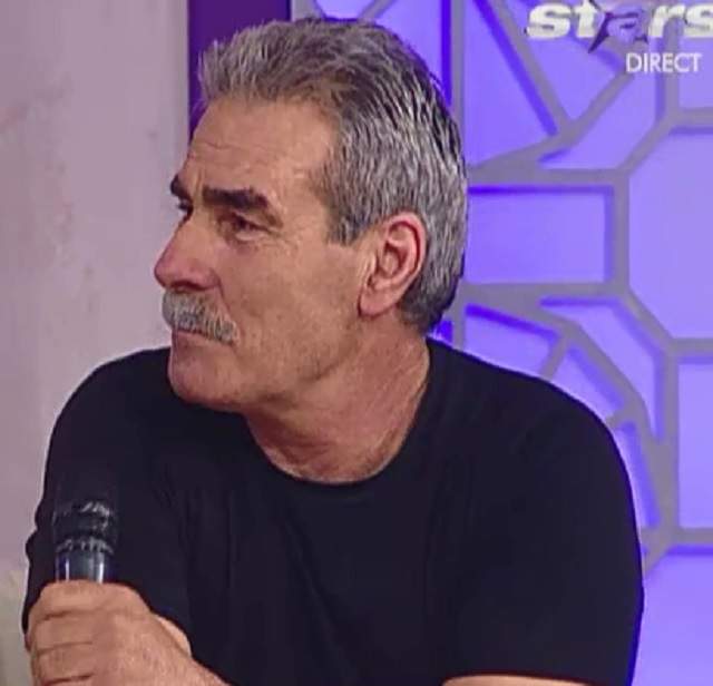 Fratele notoriului criminal în serie, Ion Râmaru, a venit în faţa casei ...