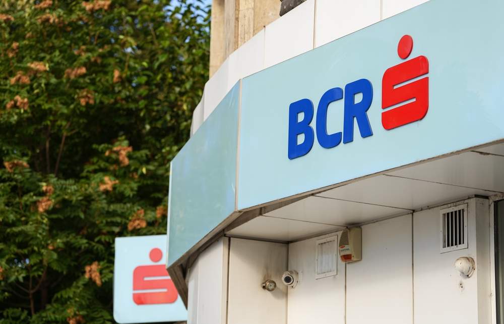 Câţi clienţi BCR şi-au închis contul după votul negativ al Austriei privind Schengen. Anunțul ...