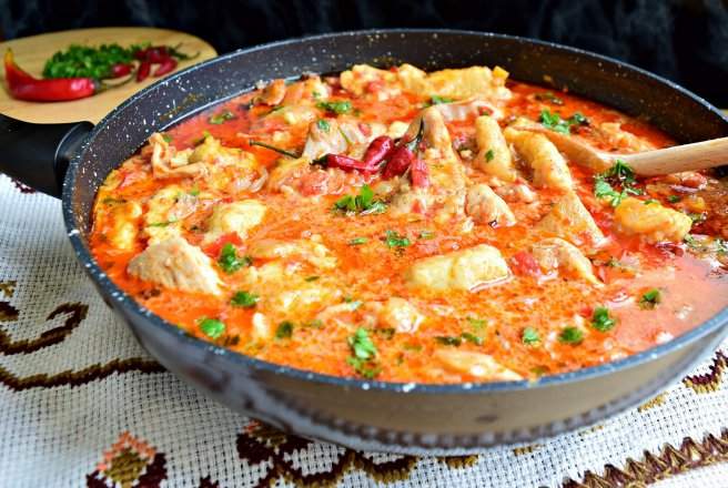 Rețeta papricaș de pui. Preparat culinar ca la bunica acasă | Spynews.ro