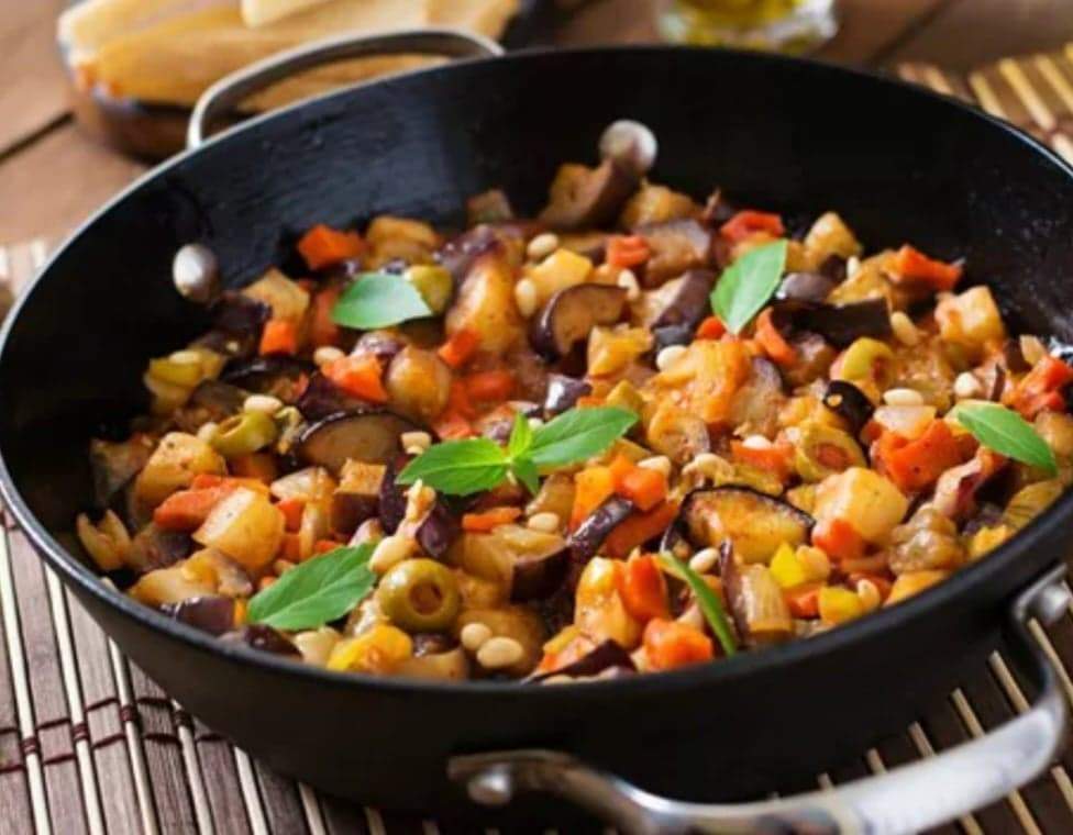 Rețetă de ghiveci de legume sicilian. O mâncare delicioasă de post ...
