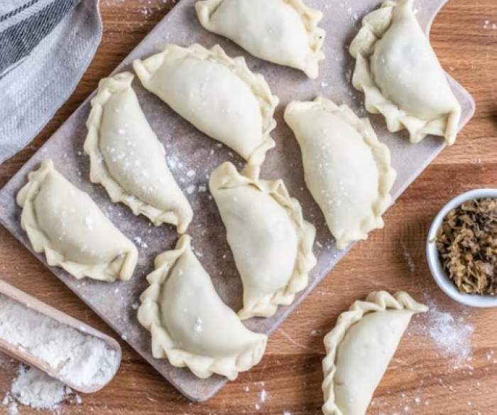 Rețetă de colțunași cu brânză de vaci. O gustare plină de savoare ...