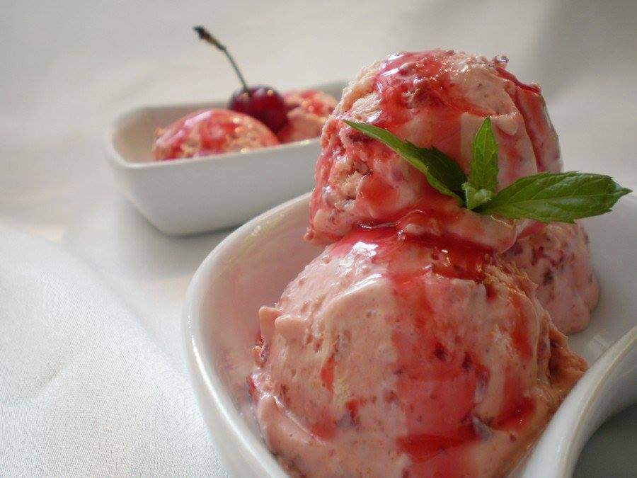 Rețeta de înghețată de vișine. Desertul delicios și rece pentru sezonul ...