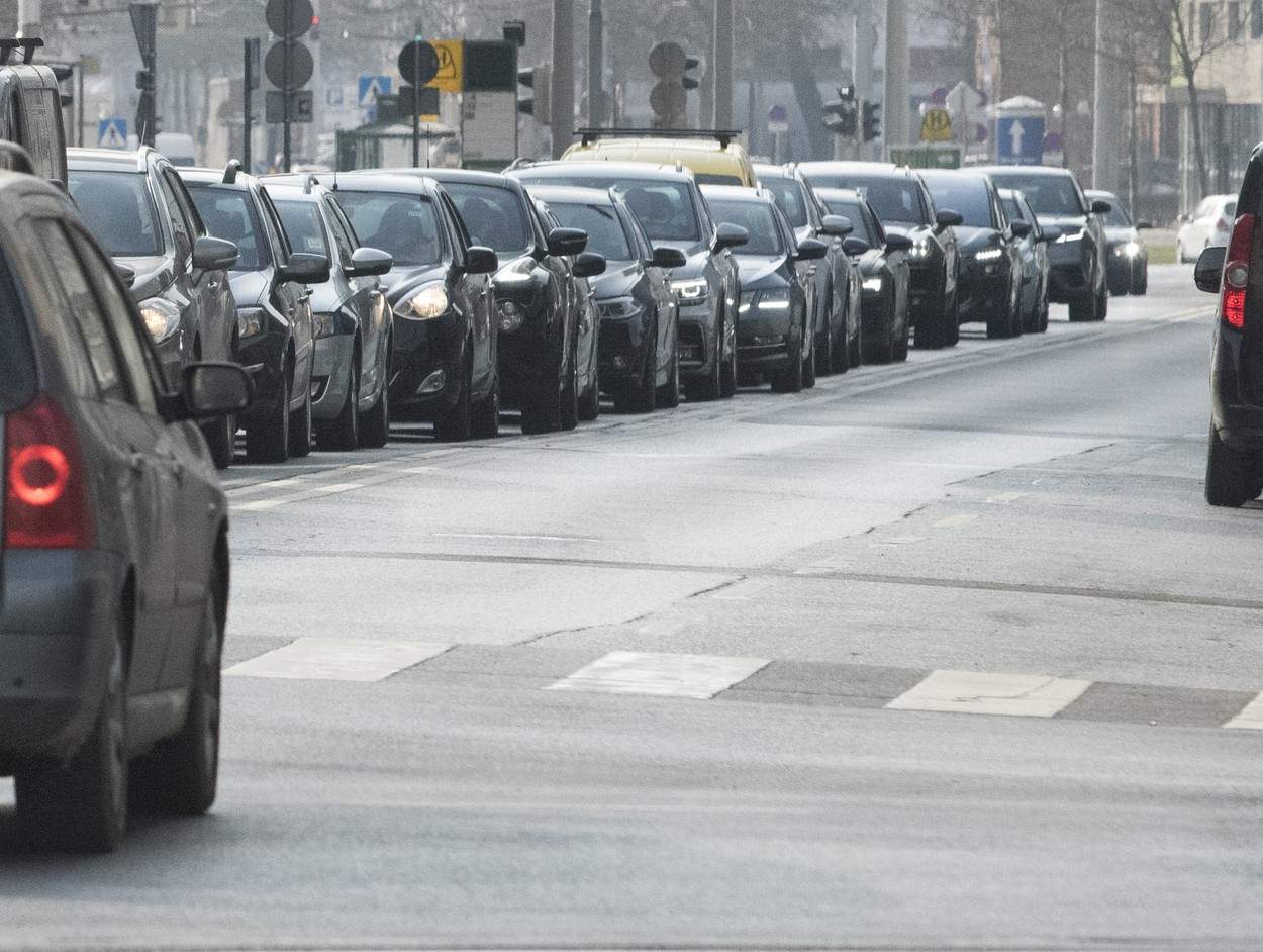 Trafic intens pe Autostrada A1! Coloană de mașini pe 7 kilometri ...