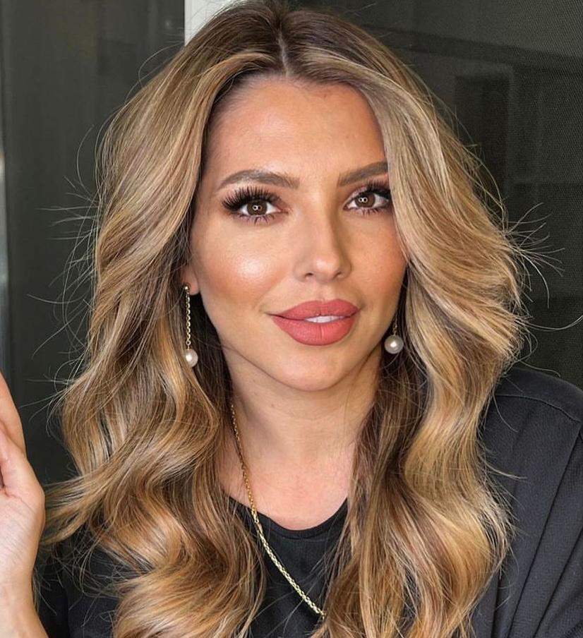 Celia, mesaj dureros pentru tatăl ei decedat. Cântăreața, distrusă de ...