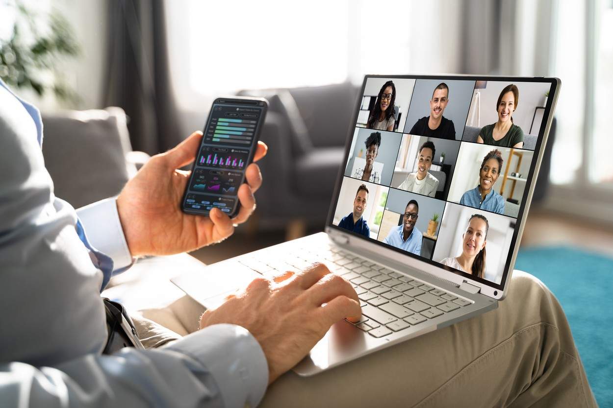 România, campioană mondială la videochat. Câte persoane sunt angajate ...