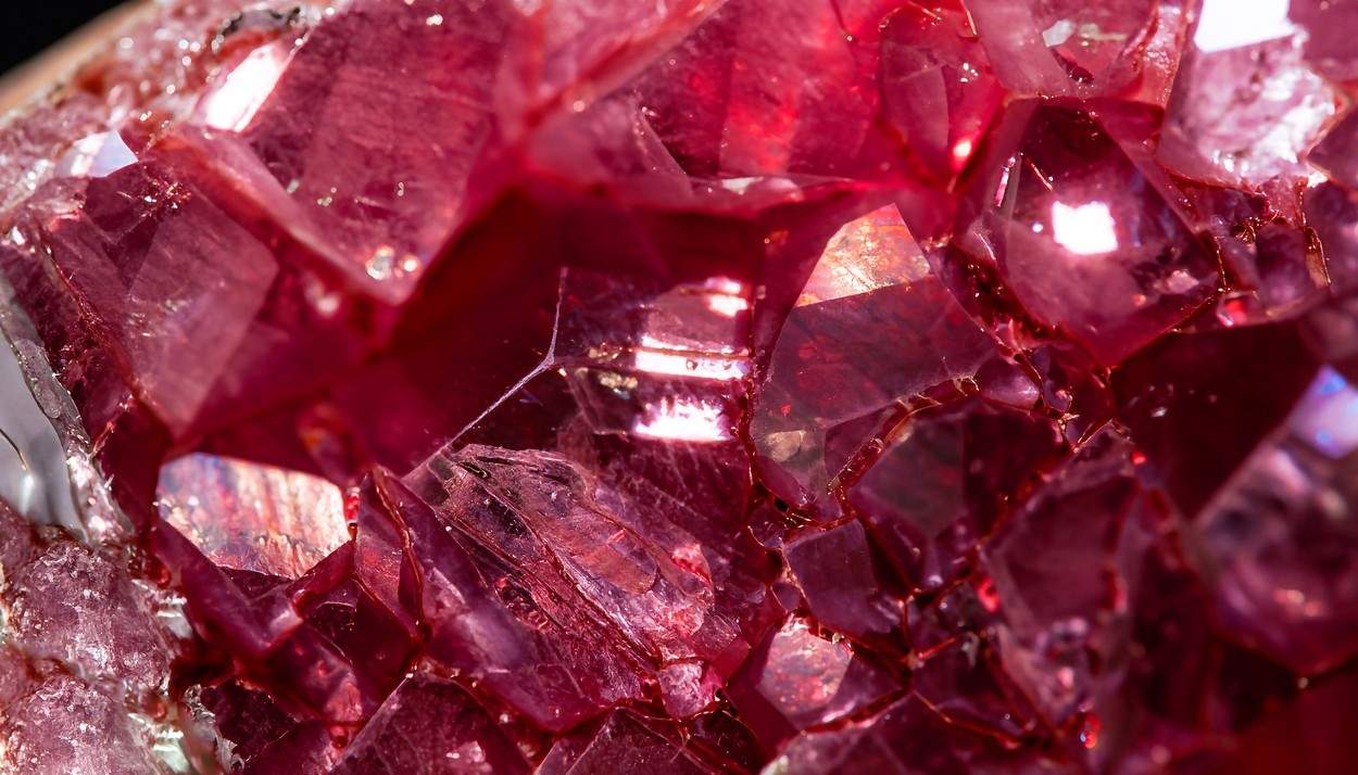 Rubin: proprietăți spirituale și fizice. Cristalul care te ajută să fii ...