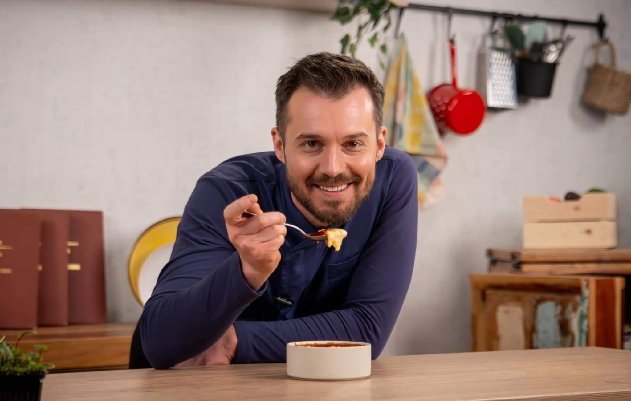 Rețetă savuroasă de piept de pui cu halloumi şi piure de broccoli. Chef ...